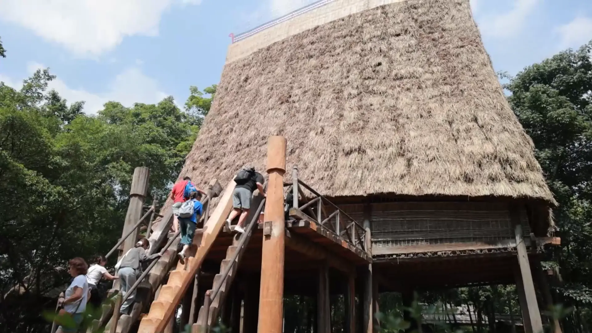 Nhà rông trong lòng phố | Hà Nội đến để yêu | 26/11/2025