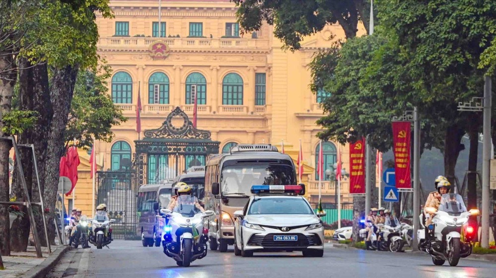 Công an Hà Nội diễn tập phương án dẫn đoàn phục vụ Đại hội Đảng