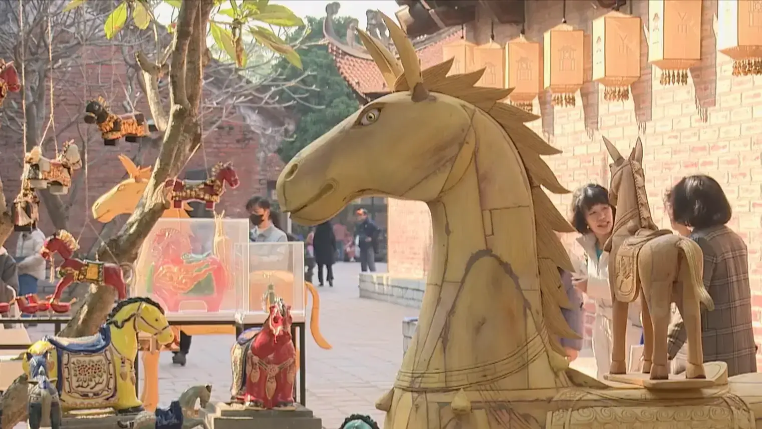 Trưng bày chuyên đề 'Ngựa về phố'